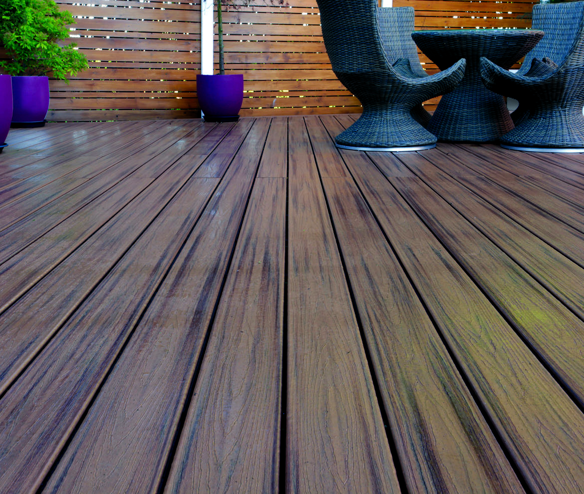 Trex Transcend Decking - Woodstoc - Outside Made Better