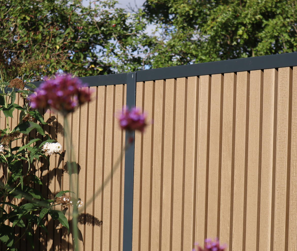 Durapost Urban Composite fencing - Woodstoc - Outside Made Better Durapost Urban Composite fencing - Woodstoc - Outside Made Better